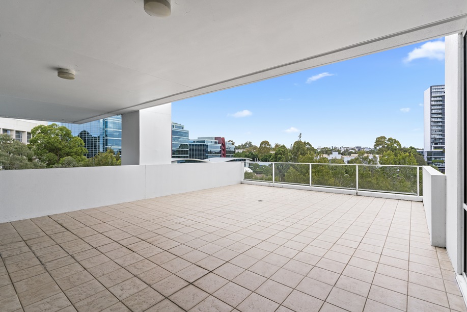 21 Solent Circuit | Charter Hall